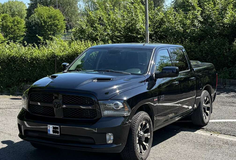 Tweedehands Dodge Crew Cab / Sport / Full Black / Lpg | AutoGids