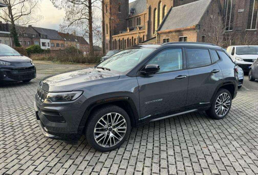 Tweedehands Jeep E-Hybrid Summit | AutoGids