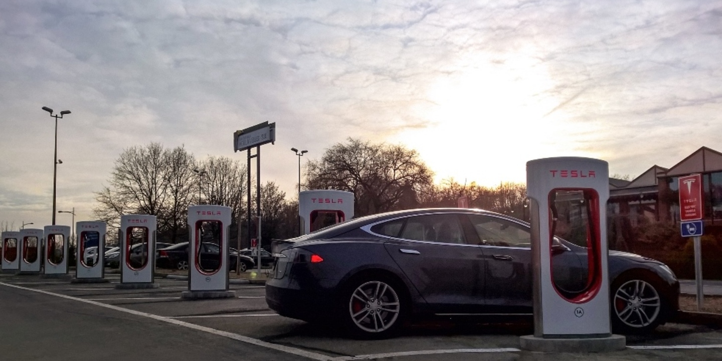 Superchargers van Tesla in Aartselaar, Gent en Nijvel | AutoGids
