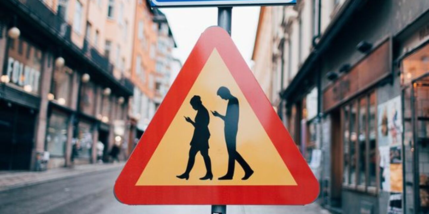 Les smombies : espèce en danger sur nos routes | Moniteur Automobile