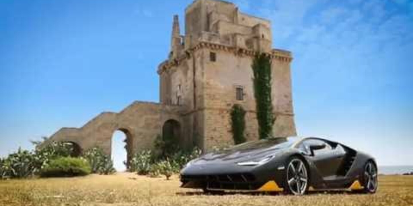 Lamborghini Centenario raast over Nardò | AutoGids