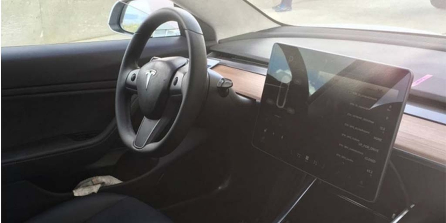 Tesla Model 3 geeft dashboard bloot | AutoGids
