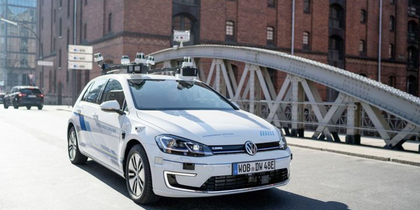 Une Volkswagen Golf autonome à Hambourg | Moniteur Automobile