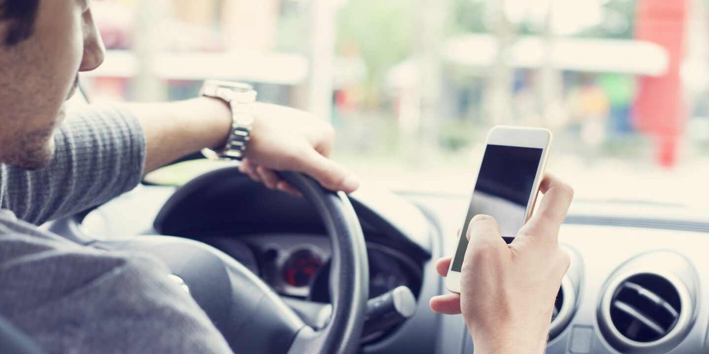 Caméras antitéléphone au volant : bientôt opérationnelles | Moniteur ...