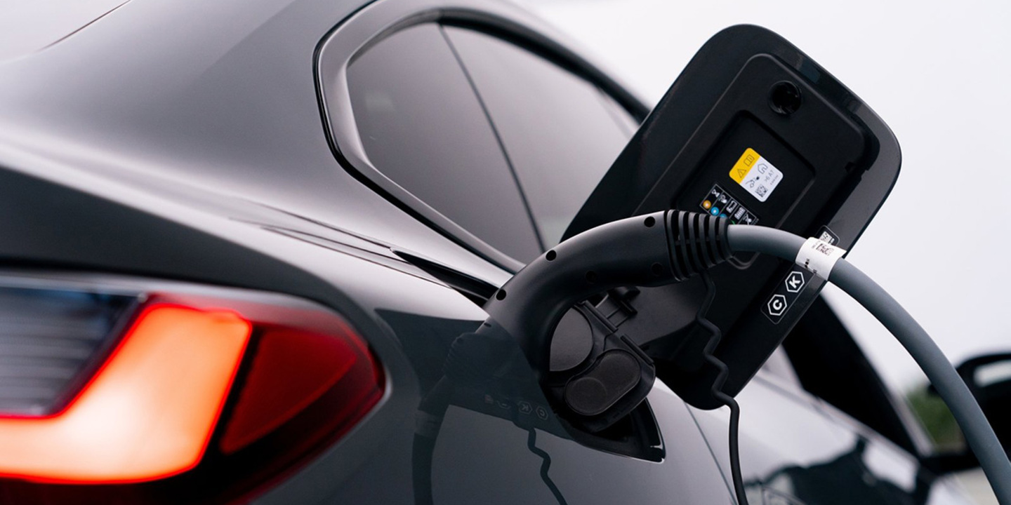 Laden van een elektrische auto werd 60% duurder in 2022 | AutoGids