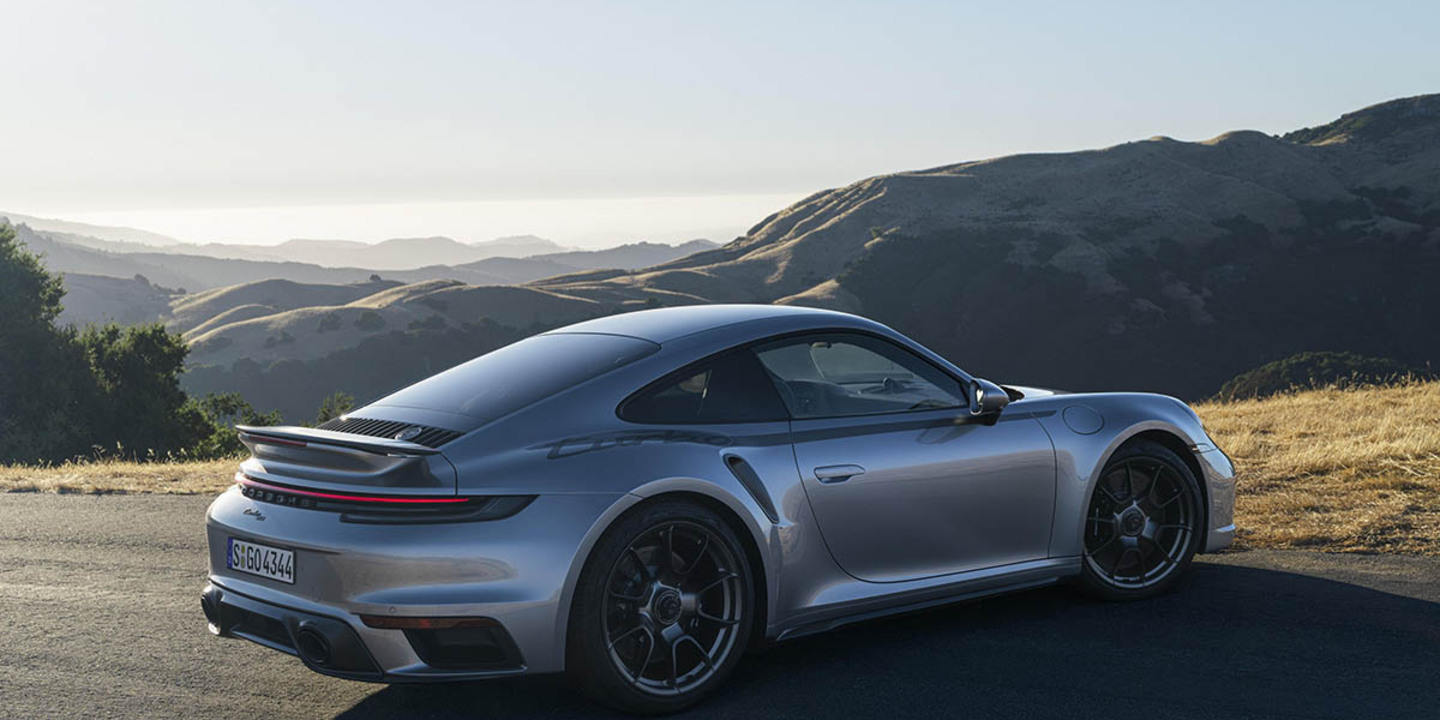 Photos Porsche célèbre les 50 ans de la 911 Turbo avec l'édition limitée Turbo 50 Years ...