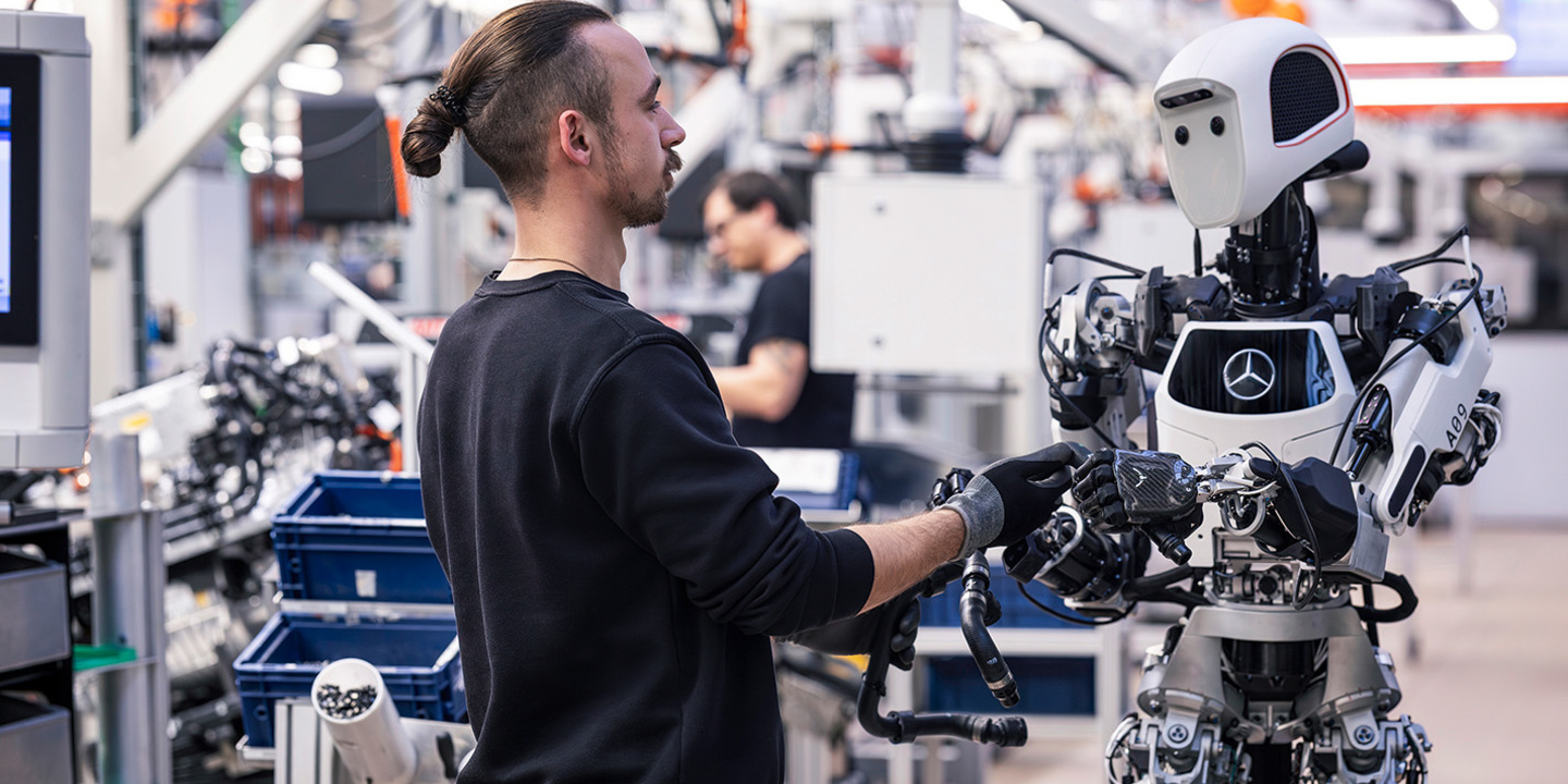 Mercedes : intelligence artificielle et robots humanoïdes pour produire ...