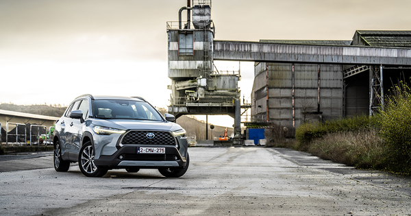 Foto's - Review 2023 Toyota Corolla Cross 2.0 Hybrid - Test AutoGids