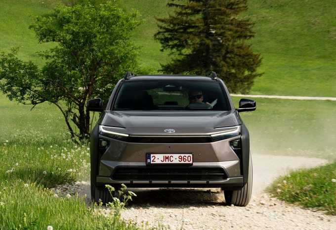 Foto's - Toyota BZ4X Touring 74.7 kWh AWD Executive Touring | AutoGids