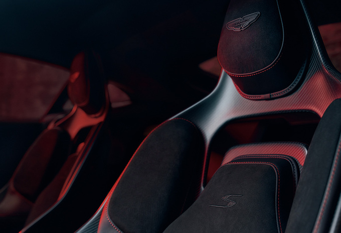 Foto's Officieel: Aston Martin Vantage S (2025) - streepje scherper | AutoGids