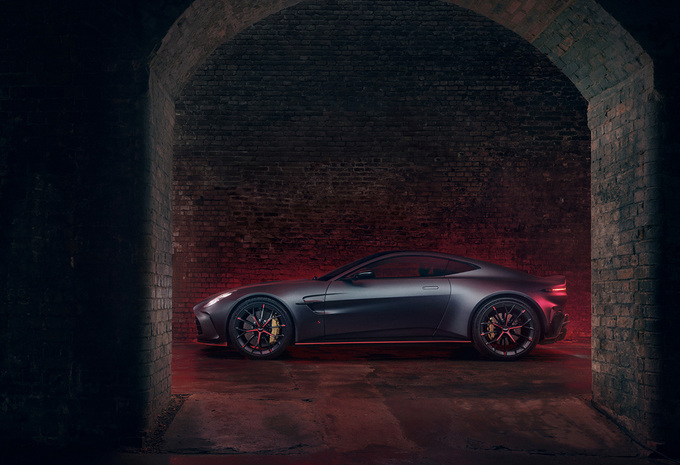 Foto's Officieel: Aston Martin Vantage S (2025) - streepje scherper | AutoGids