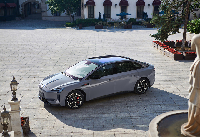 Essai Hongqi EH7 (2025) - une offre solide comme le roc, et pourtant... | Moniteur Automobile